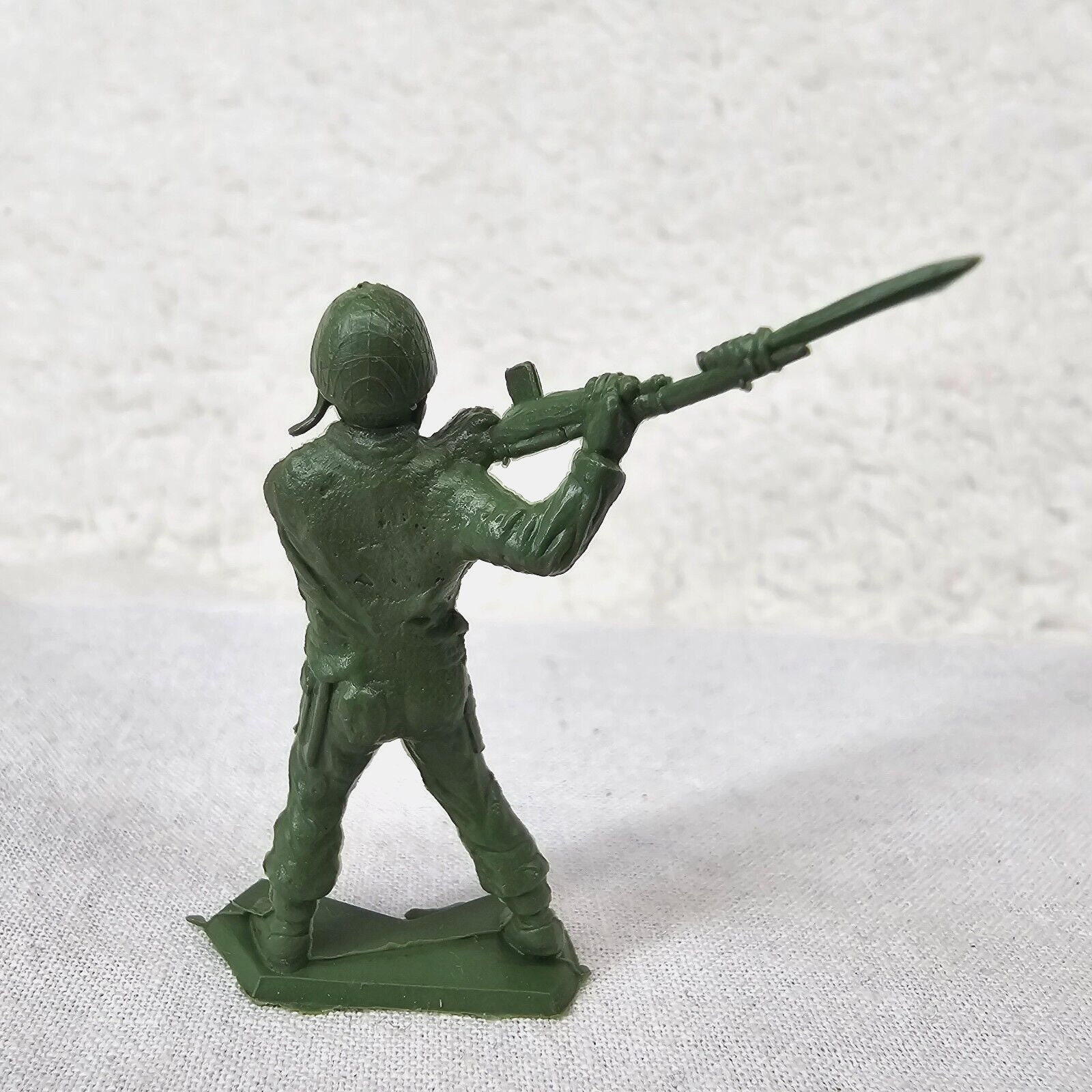 MPC Soldiers WWII Infantry Army Men Green Plastic Lot of 12 HO Scale ...