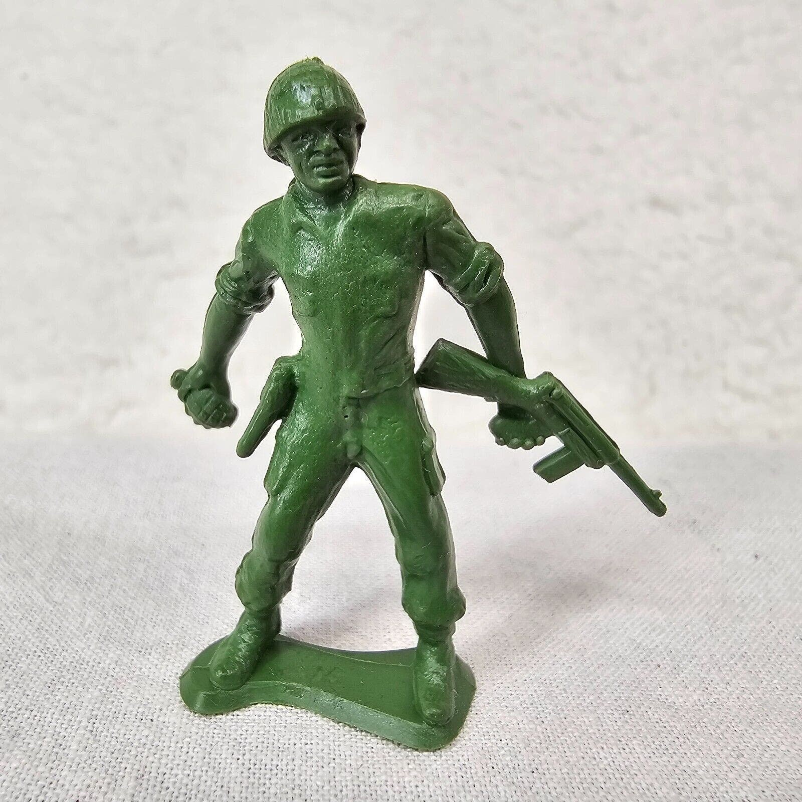 MPC Soldiers WWII Infantry Army Men Green Plastic Lot of 12 HO Scale ...