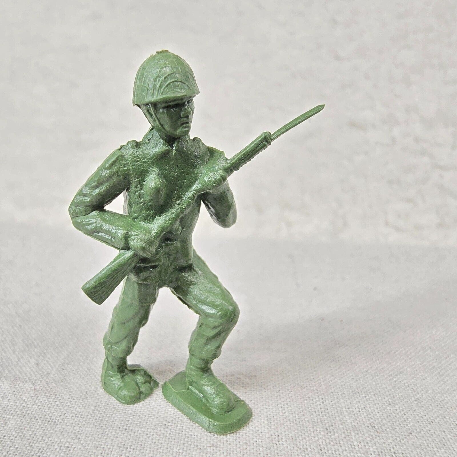 MPC Soldiers WWII Infantry Army Men Green Plastic Lot of 12 HO Scale ...