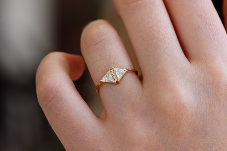 Triangle Diamond 18k Gold Engagement Ring: Art Deco Geometric Ring - Etsy