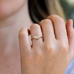 Triangle Diamond 18k Gold Engagement Ring: Art Deco Geometric Ring - Etsy