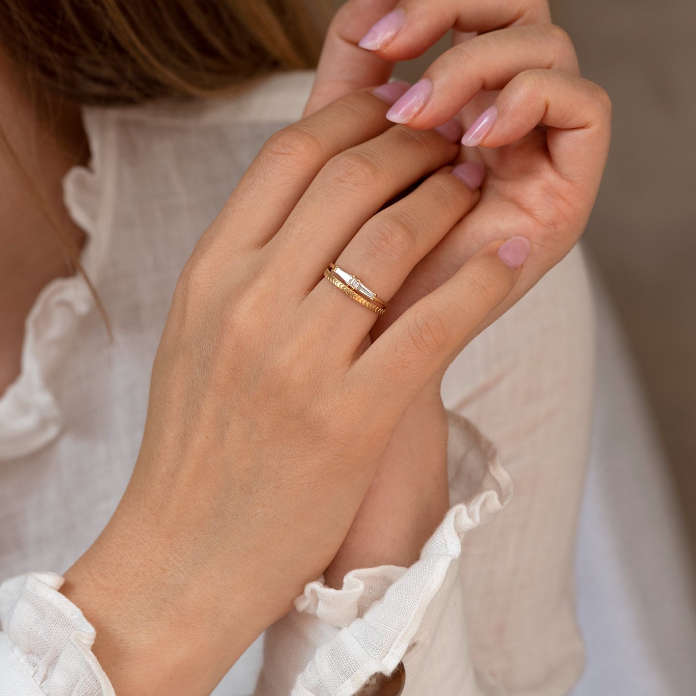 Minimalist Bridal Ring Set With Gold Pattern and Baguette | Etsy
