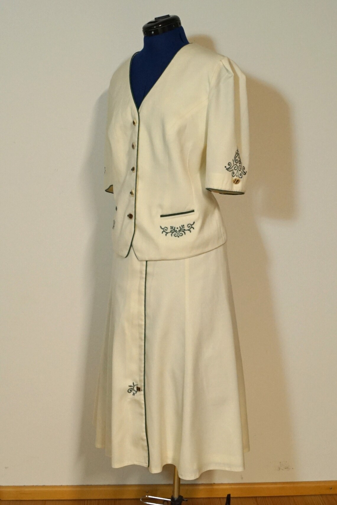 Trachten Two-piece Suit White With Embroidery, Traditional Costume With ...