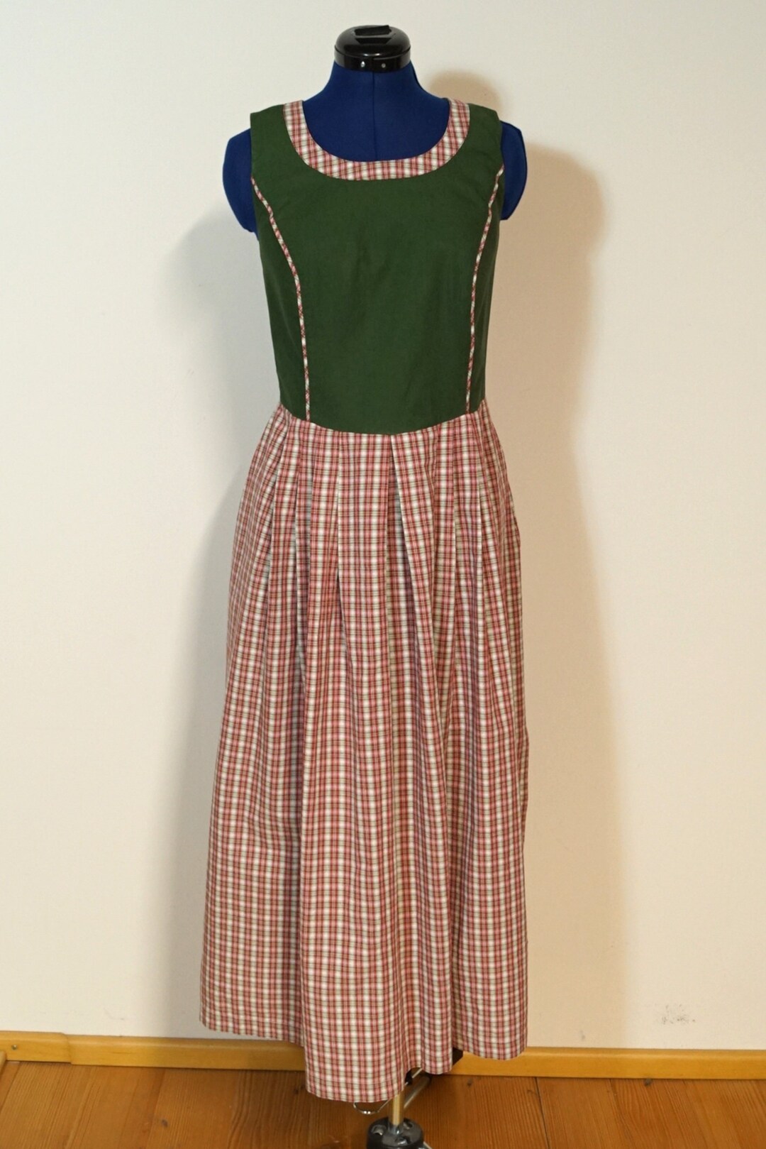 Traditional Dress in Green and Red With a Plaid Skirt, Sleeveless ...