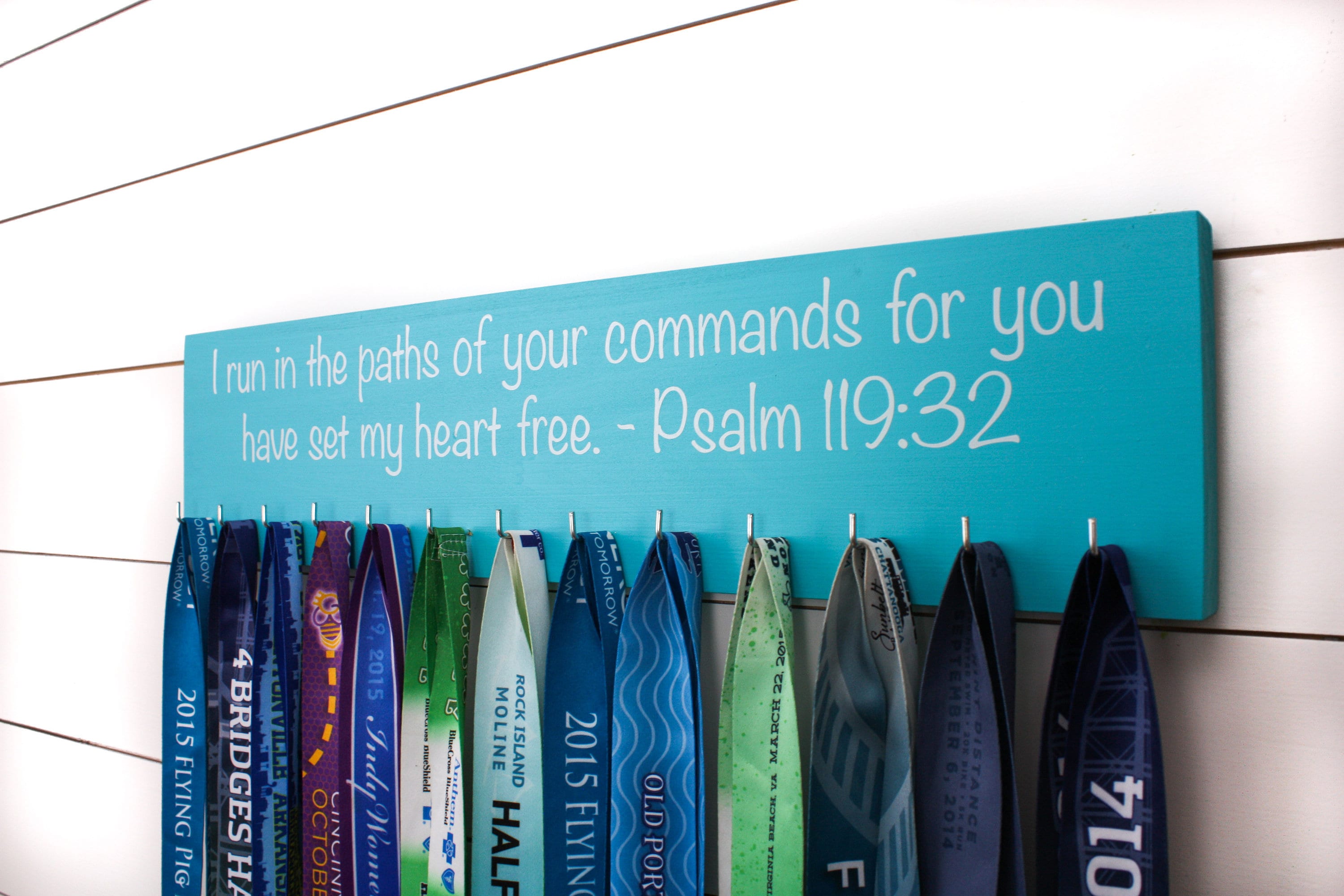 Medal Display - Christian Bible Verse Psalm 119:32 - Large - Etsy