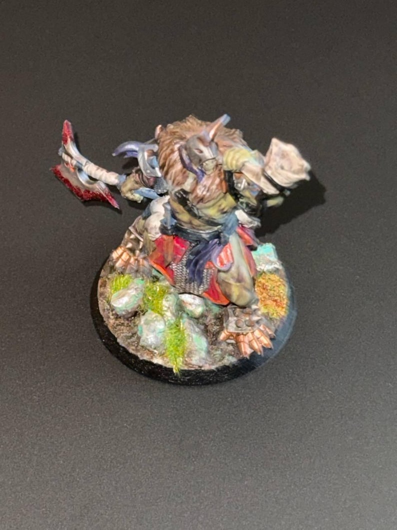 Chef orc à la hache | Figurine miniature en résine peinte à la main ...
