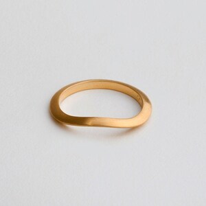 Gold Curved Band Sway Ring Stack Wedding 14K 18K Gold Ring - Etsy