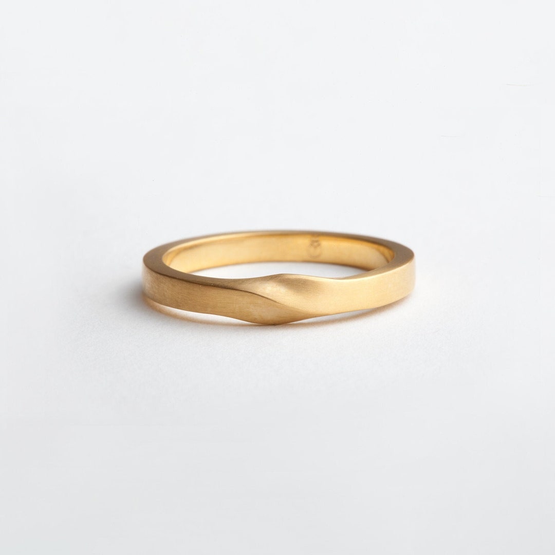 Twist Mobius 14k Gold Wedding Band - Minimalist Ring - Etsy