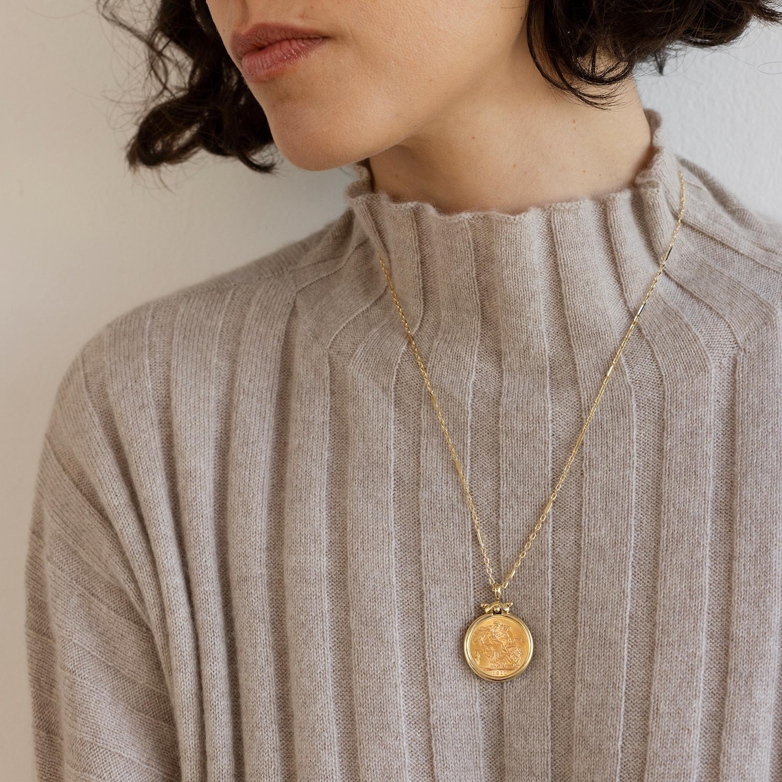 22kt Gold Sovereign Coin Pendant - 14k Gold Bezel Medallion - Etsy