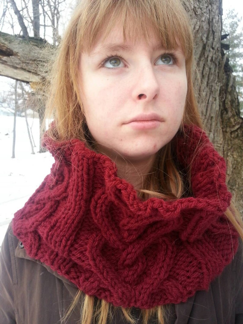 KNITTING PATTERN: Outlander Inspired Hearts Cable Cowl Diy - Etsy