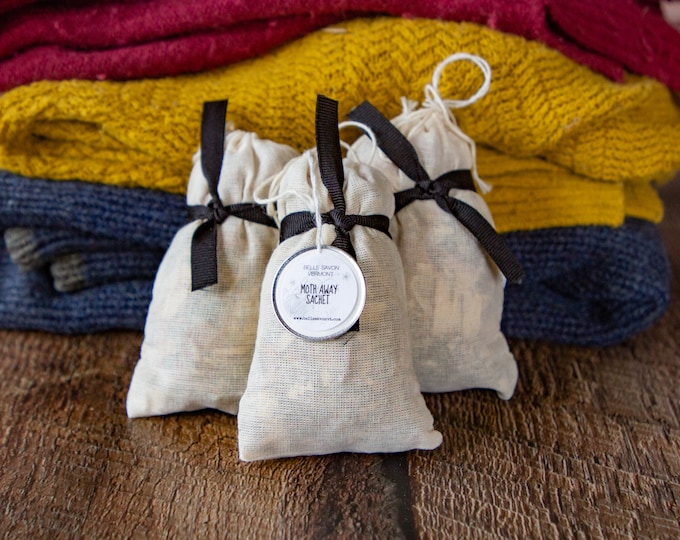 Eco Friendly Naturally Aromatic Cedarwood Chips Sachet Bags for Storage ...