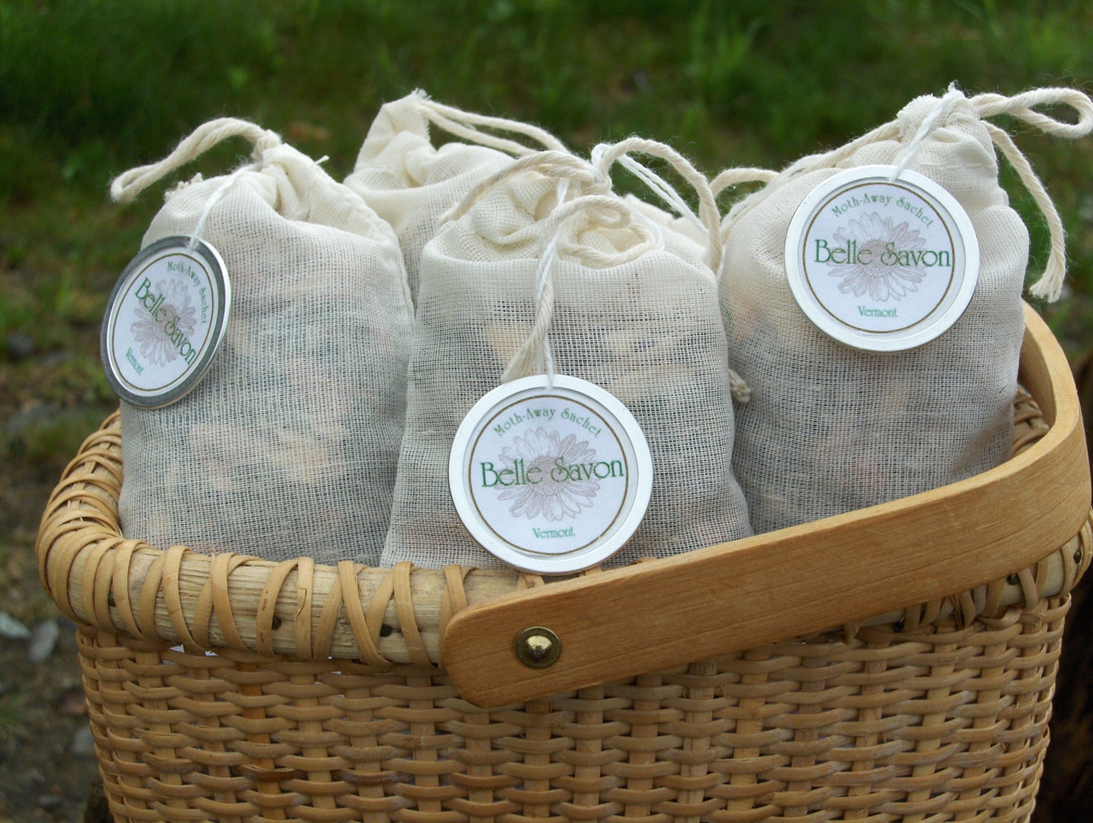 Moth Away Sachets Filled With Natural and Organic Herbs and Spices ...