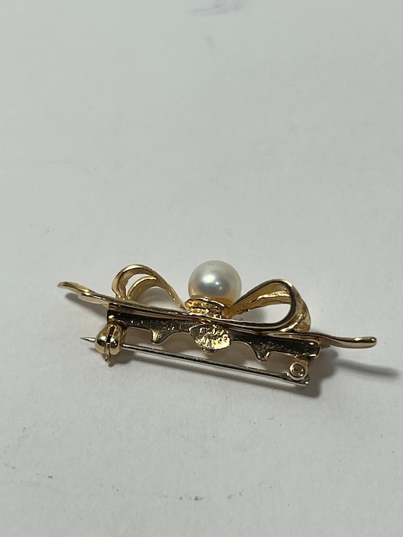 14K Gold Bow Pin with Pearl Center - Gem