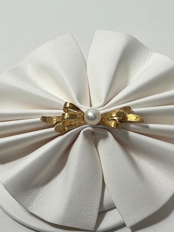 14K Gold Bow Pin with Pearl Center - Gem