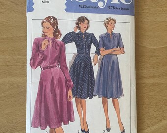 Simplicity 8167 Vintage 80s Dress With Surplice Bodice, Tucks, Back ...