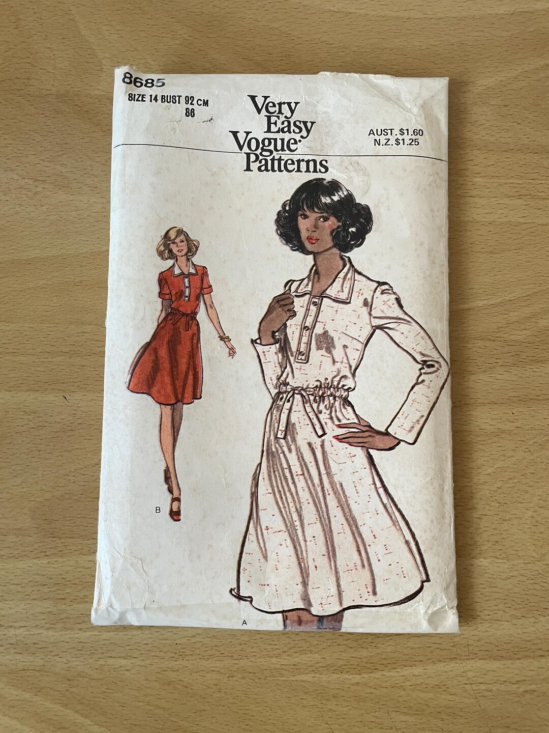 Vogue 8685 Vintage 70s Flared Dress With Collar, Tab With Button Trim ...