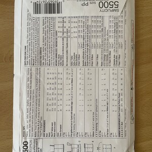 Simplicity 5500 00s Top With Halter Neck and Gathered Bust, Ruffled or Lace Shoulder Straps and ...