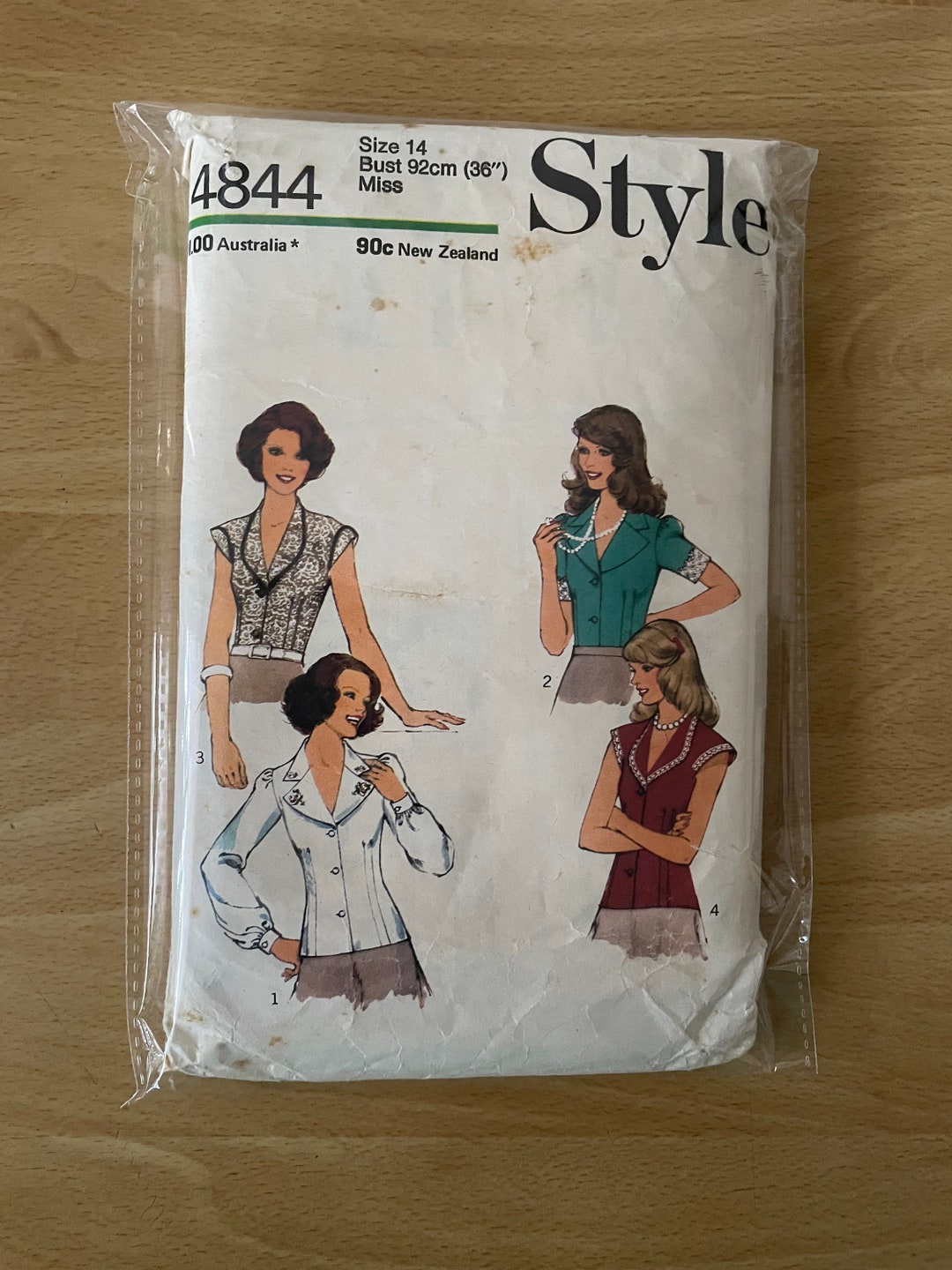 Style 4844 Vintage 70s Button up Blouses With Collar, Sleeves and ...