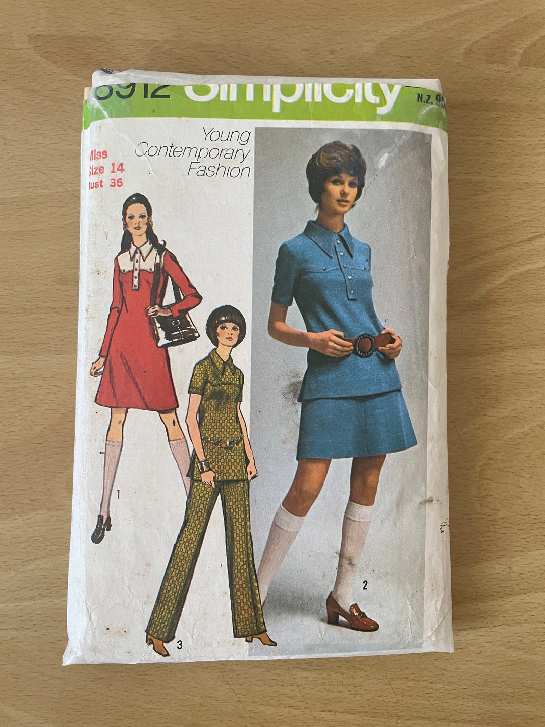 Simplicity 8912 Vintage 70s Dress or Tunic With Button Trim, Front Band ...