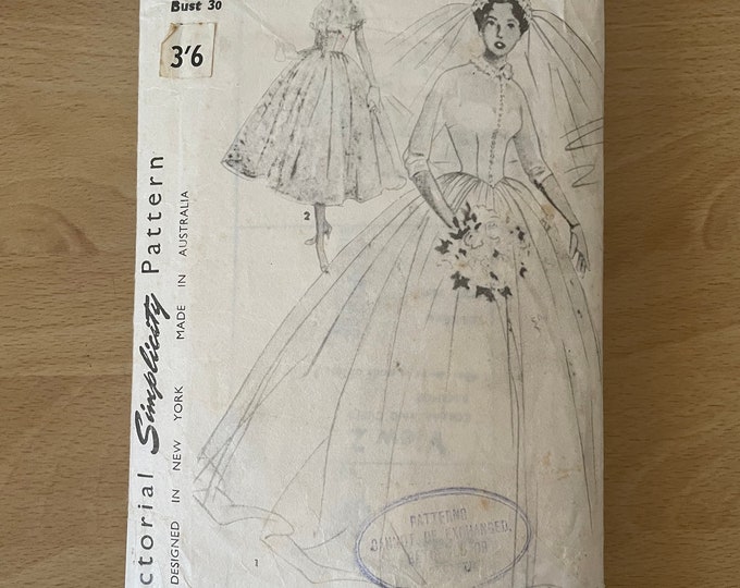 Simplicity 4697 Vintage 50s Fitted Wedding Dresses With Round Collar ...