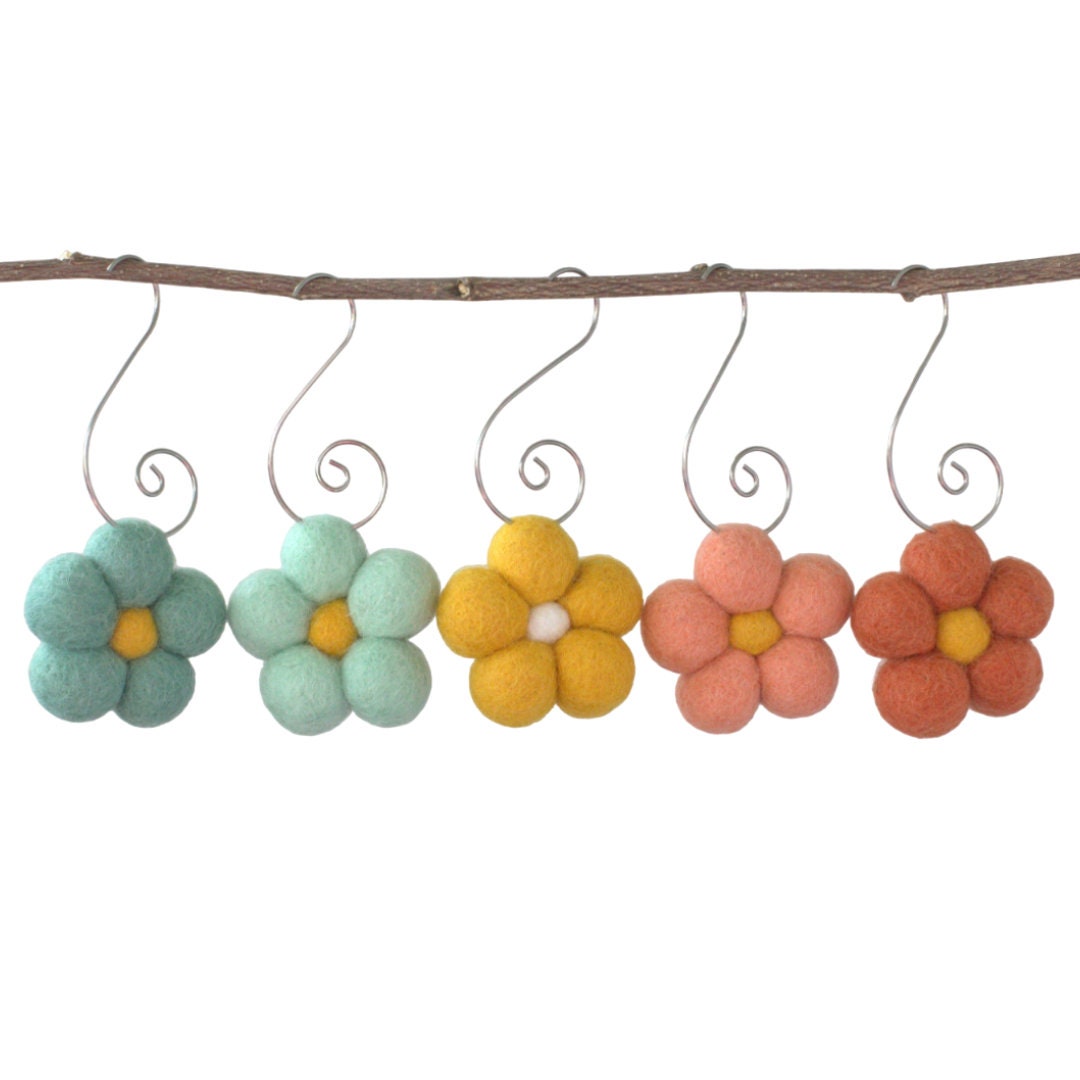 Wool Felt Flower Ornaments - Set of 5 Daisies With Silver Swirl Hooks ...