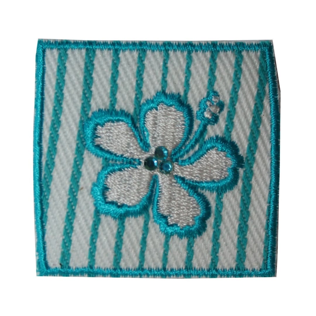ID 6614 Blue Hibiscus Badge Patch Tropical Flower Embroidered Iron on ...