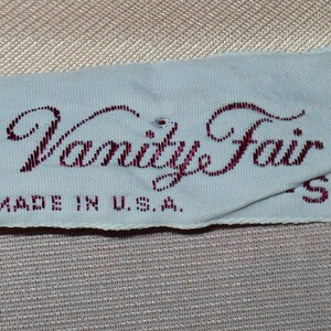 Vintage 50-60's Shadow Line Vanity Fair 2 Piece Set Peach Pink Robe ...