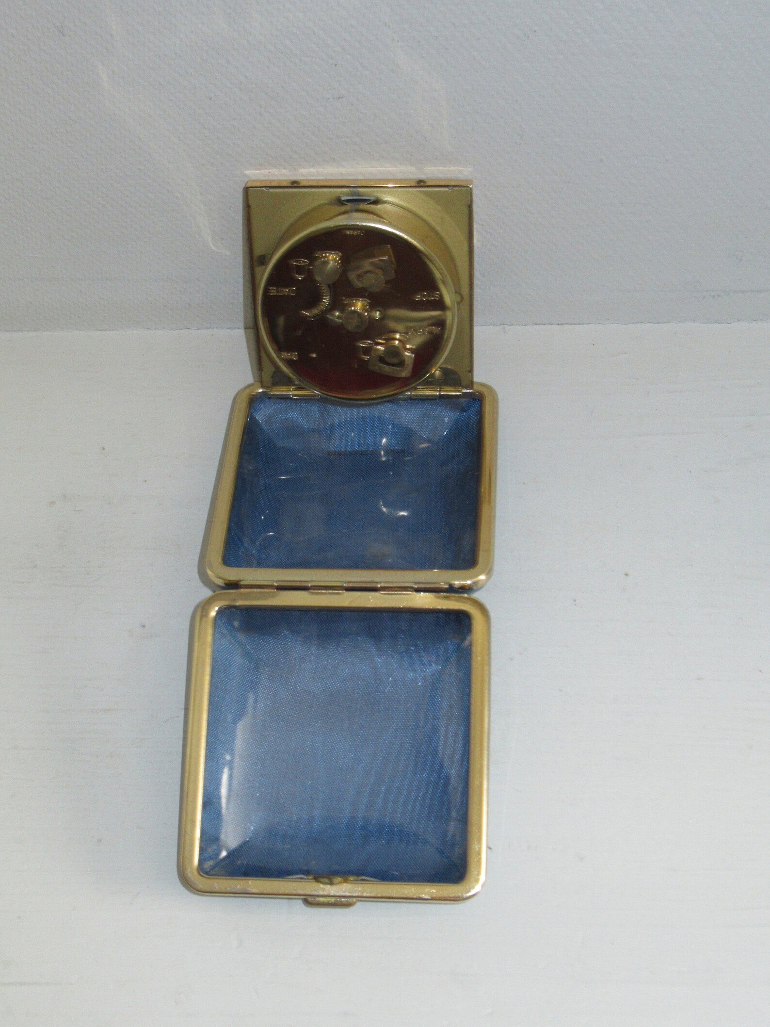 Vintage 1960 "caravelle" by Bulova Travel Day & Date Alarm Clock ...
