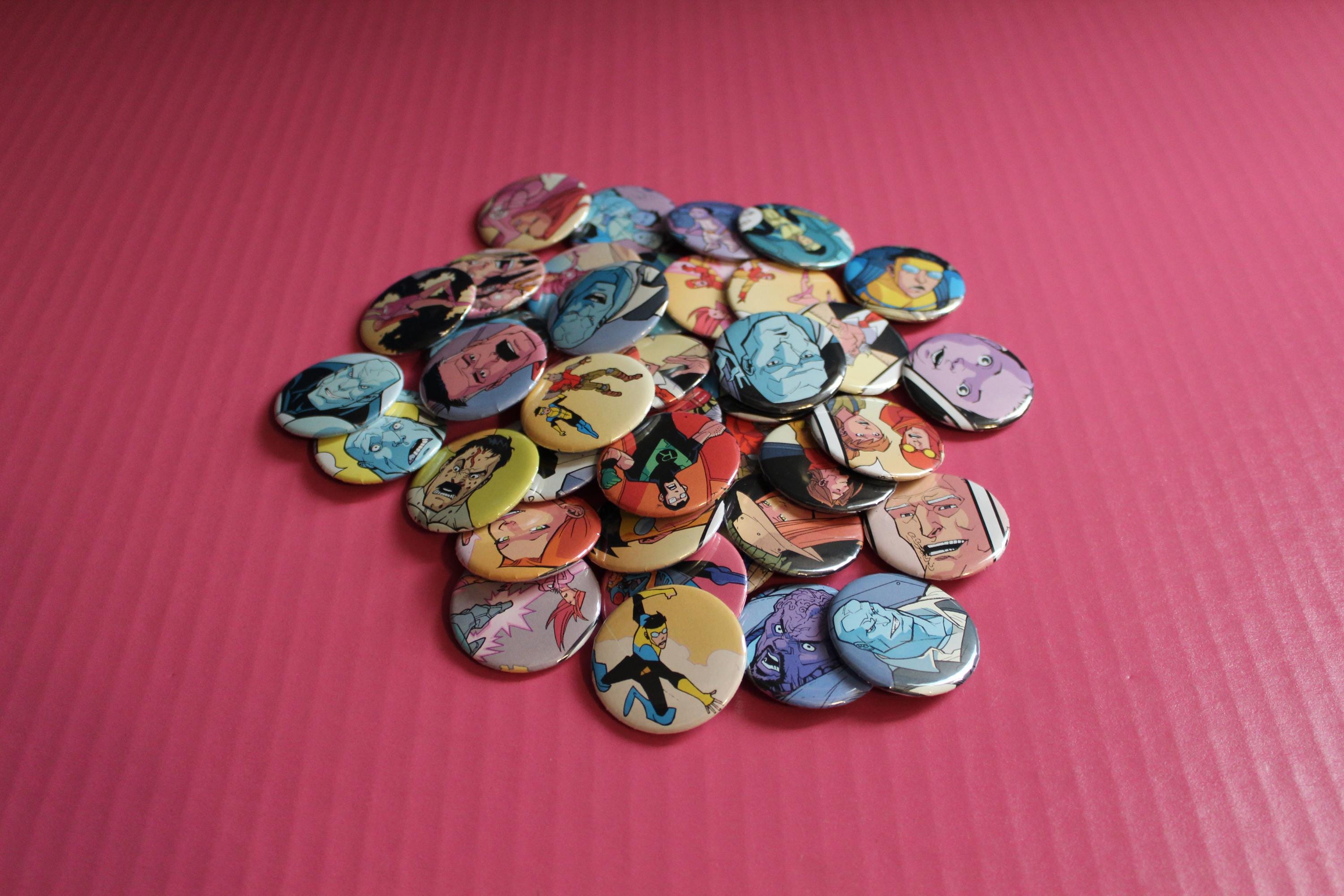 Medium Invincible Comic Book Pins 2 - Etsy