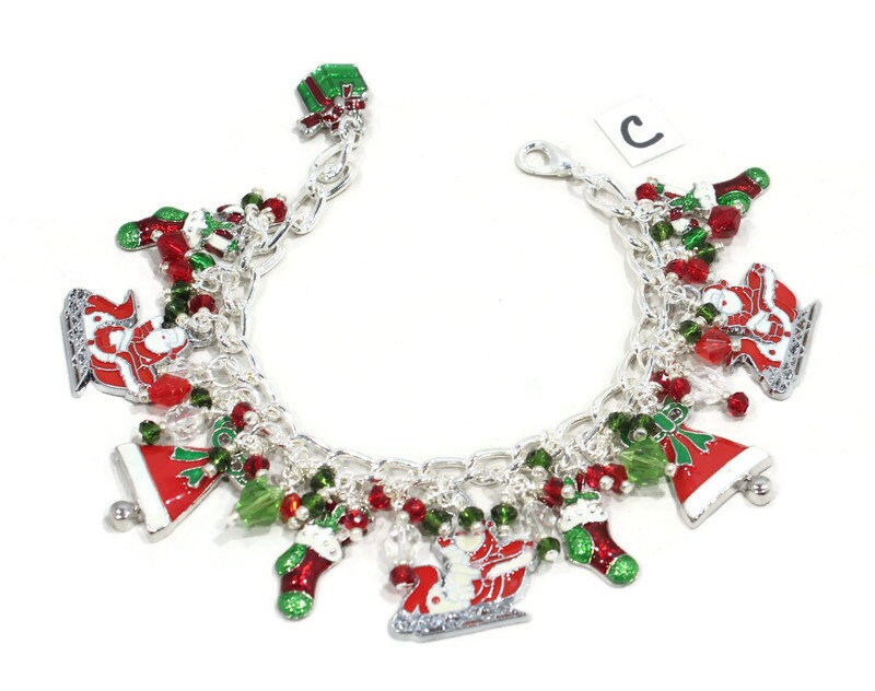 Christmas Bracelet, Holiday Charm Bracelet, Red Green Jewelry, Wreath ...
