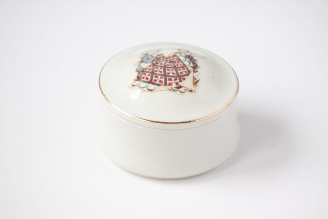 Vintage Holly Hobbie Trinket Box | Porcelain Jewelry Box 1981 Quilting ...