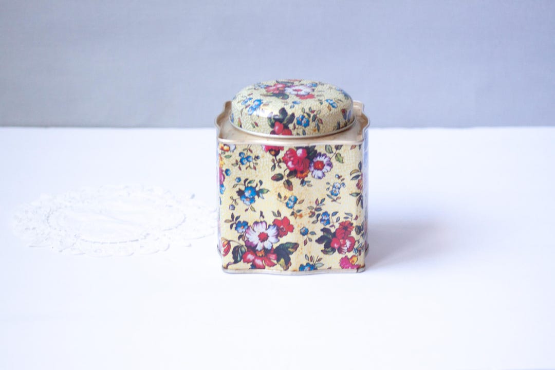 Vintage Metal Tin Asian Inspired Floral Tea Tin Hong Kong Beautiful ...