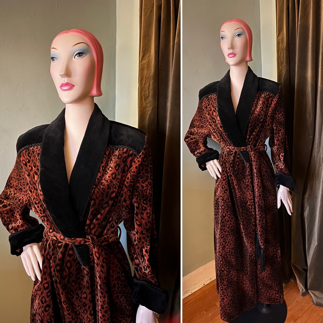 1970s Velvet Leopard Print Robe S- XL - Etsy
