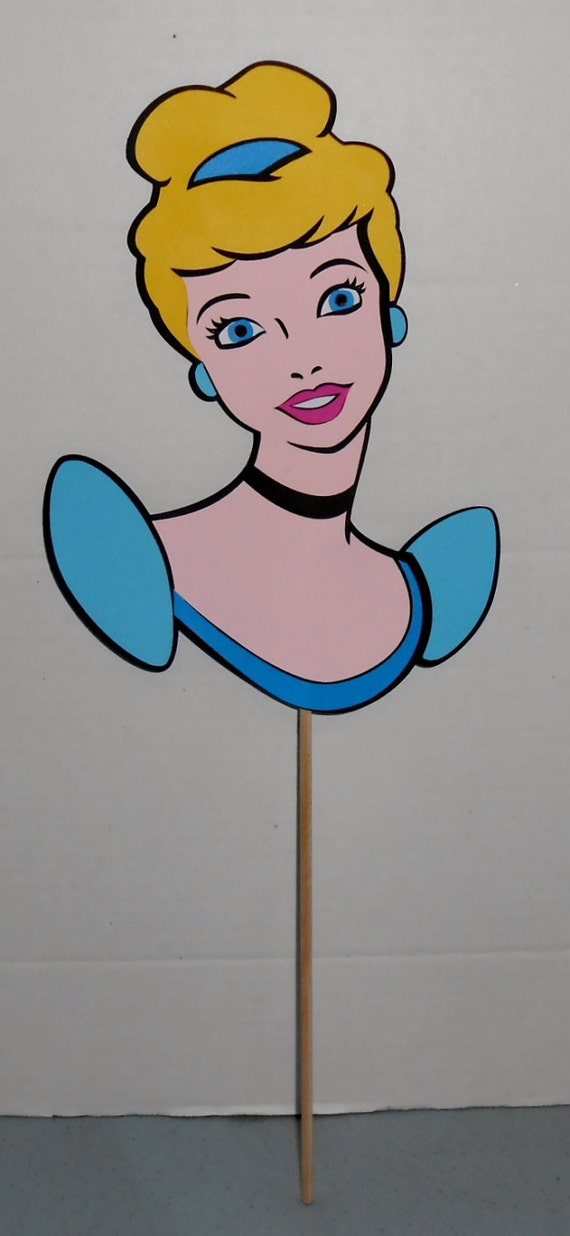 Dibujo De La Cara De Cenicienta Una Artista Dibujó A Las Princesas