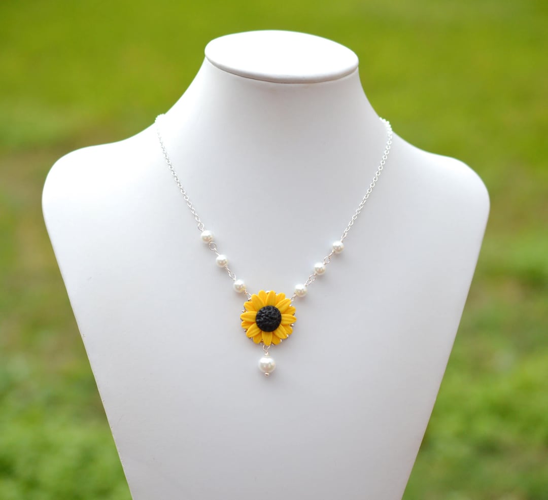Yellow Sunflower Centered Necklace. Yellow Summer Necklace, Flower and ...