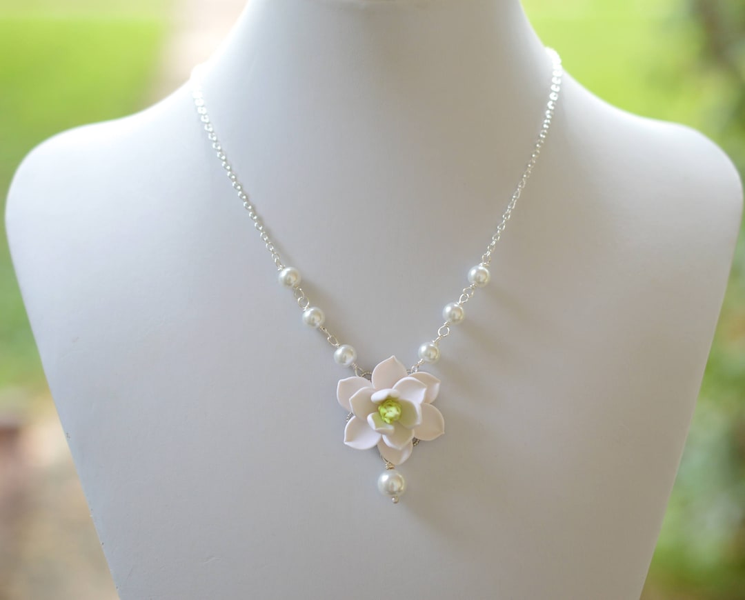 Magnolia and Pearls Centered Necklace. - Etsy