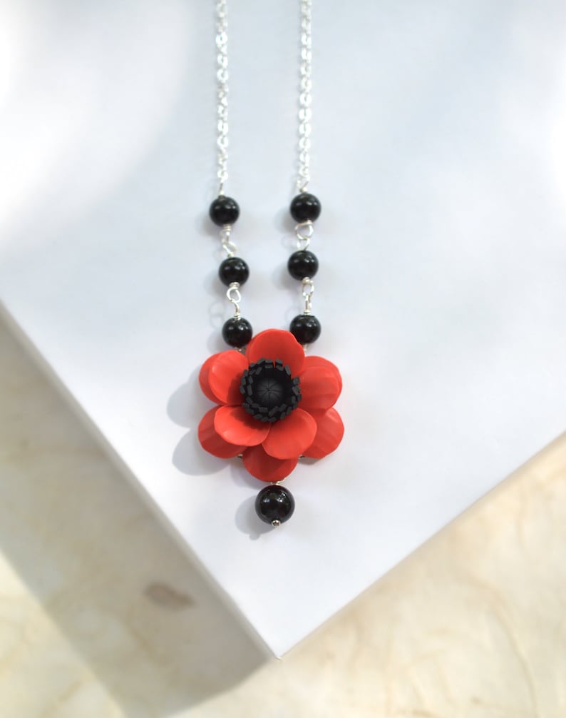 Red Poppy Centered Necklace. Poppy Flower Beaded Necklace. - Etsy
