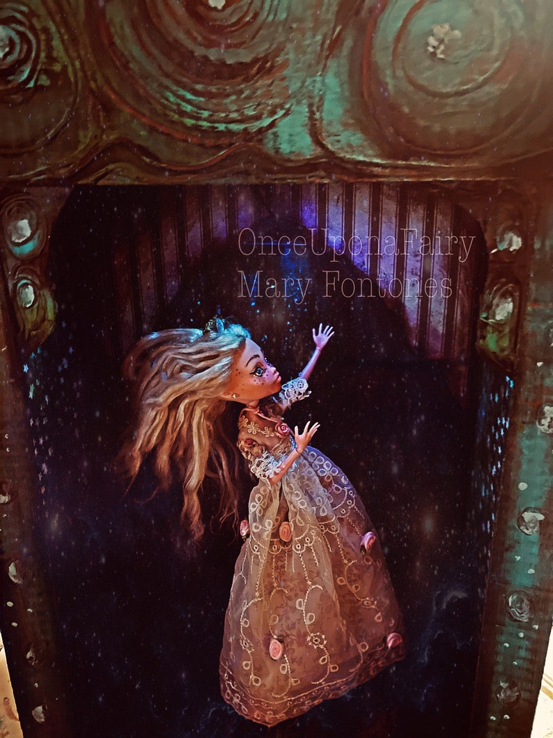 All the Worlds a Stage Blythe Monster High Display Box - Etsy