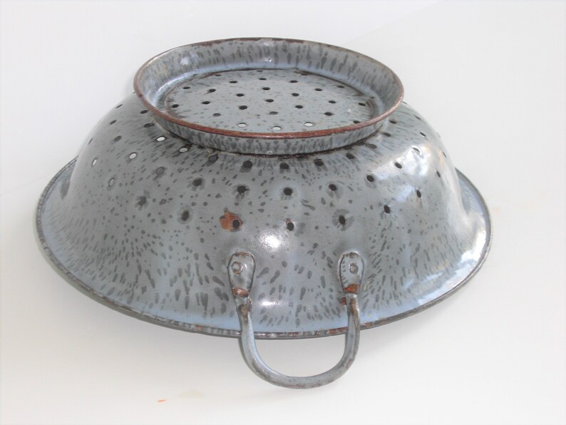 Vintage Gray Speckled Graniteware Colander Strainer - Etsy