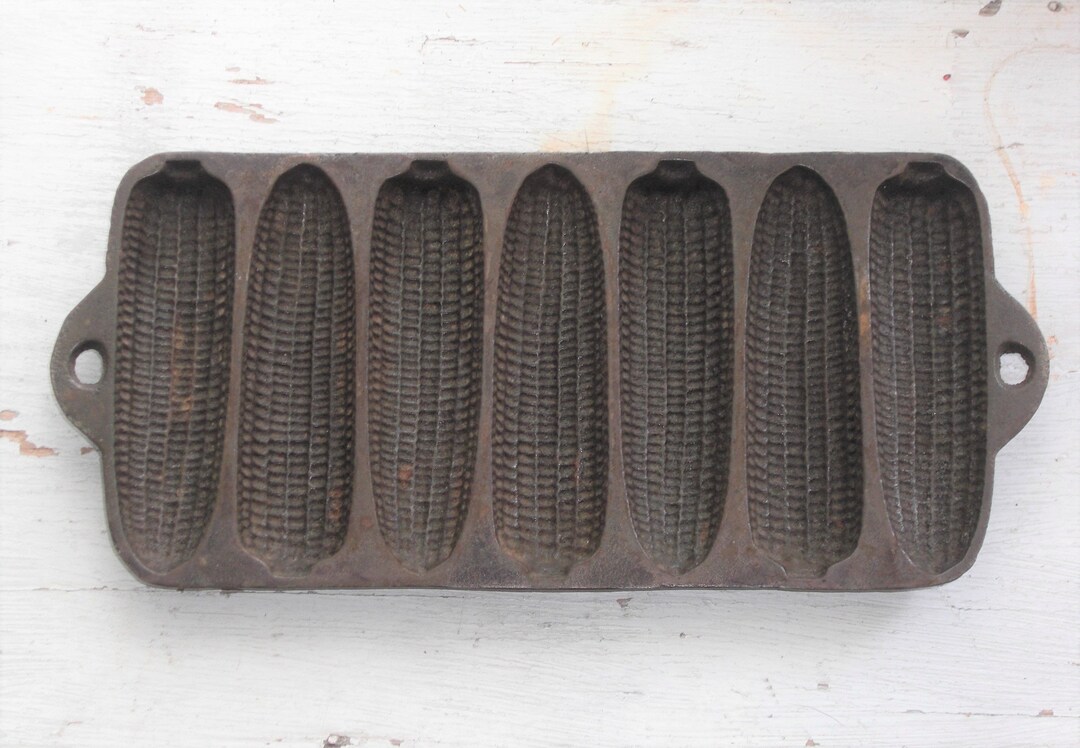 Cast Iron Cornbread Mold Pan Makes 7 - Etsy