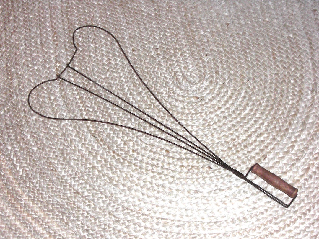 Antique Wire HEART Rug Beater Wood Handle - Etsy