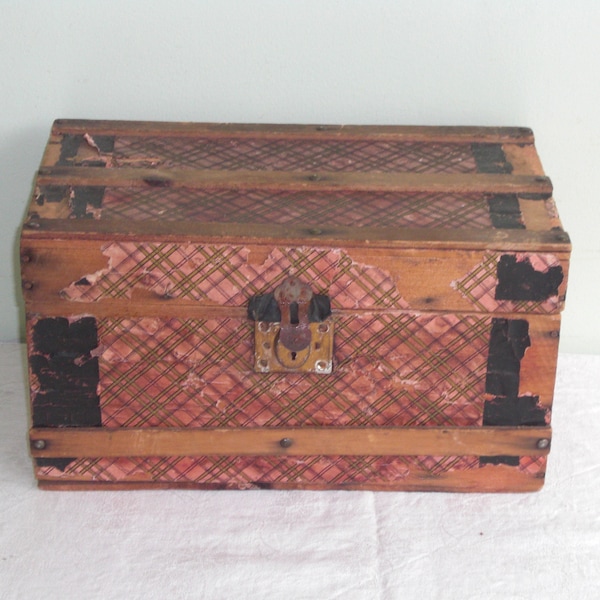 Antique Trunk - Etsy