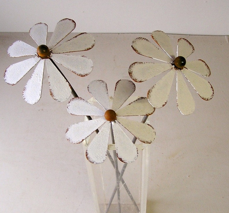 Daisy Metal Daisies Set of 3 Flower Bouquet Garden Art - Etsy