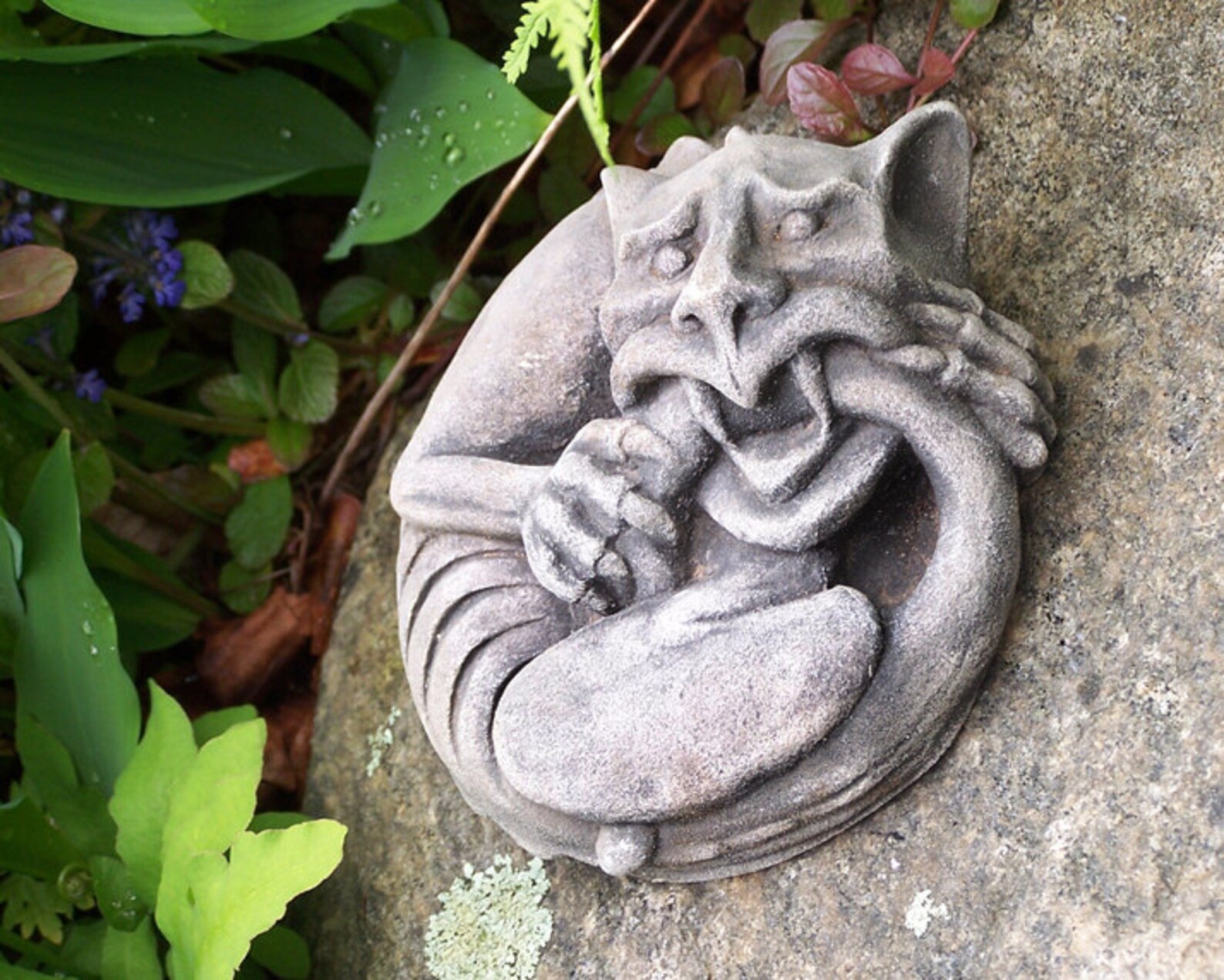 Mortholomew Gargoyle Cat Tail Biter-grotesque Gothic Stone - Etsy