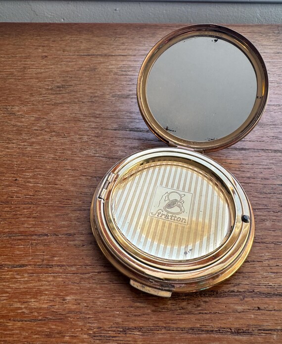 1950's Stratton gold compact with heart picture frame… - Gem