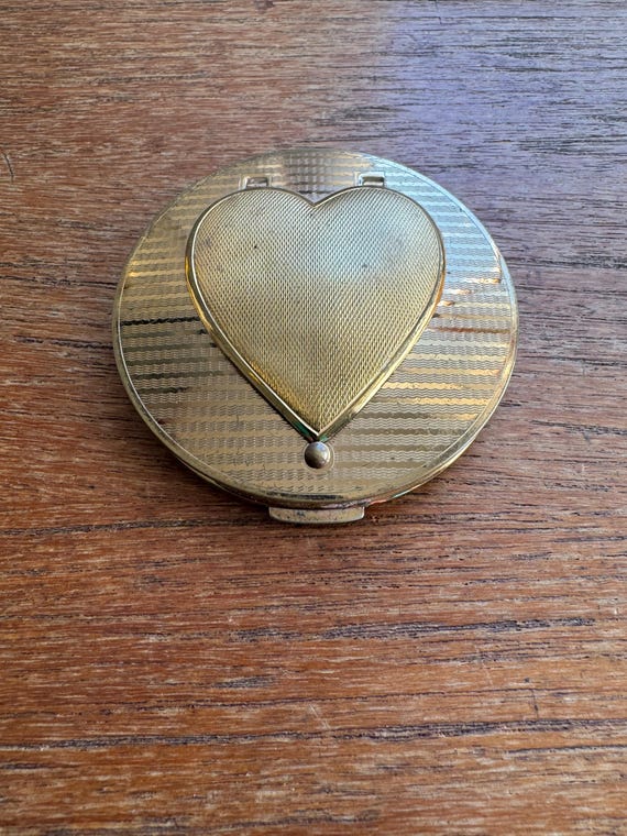 1950's Stratton gold compact with heart picture frame… - Gem