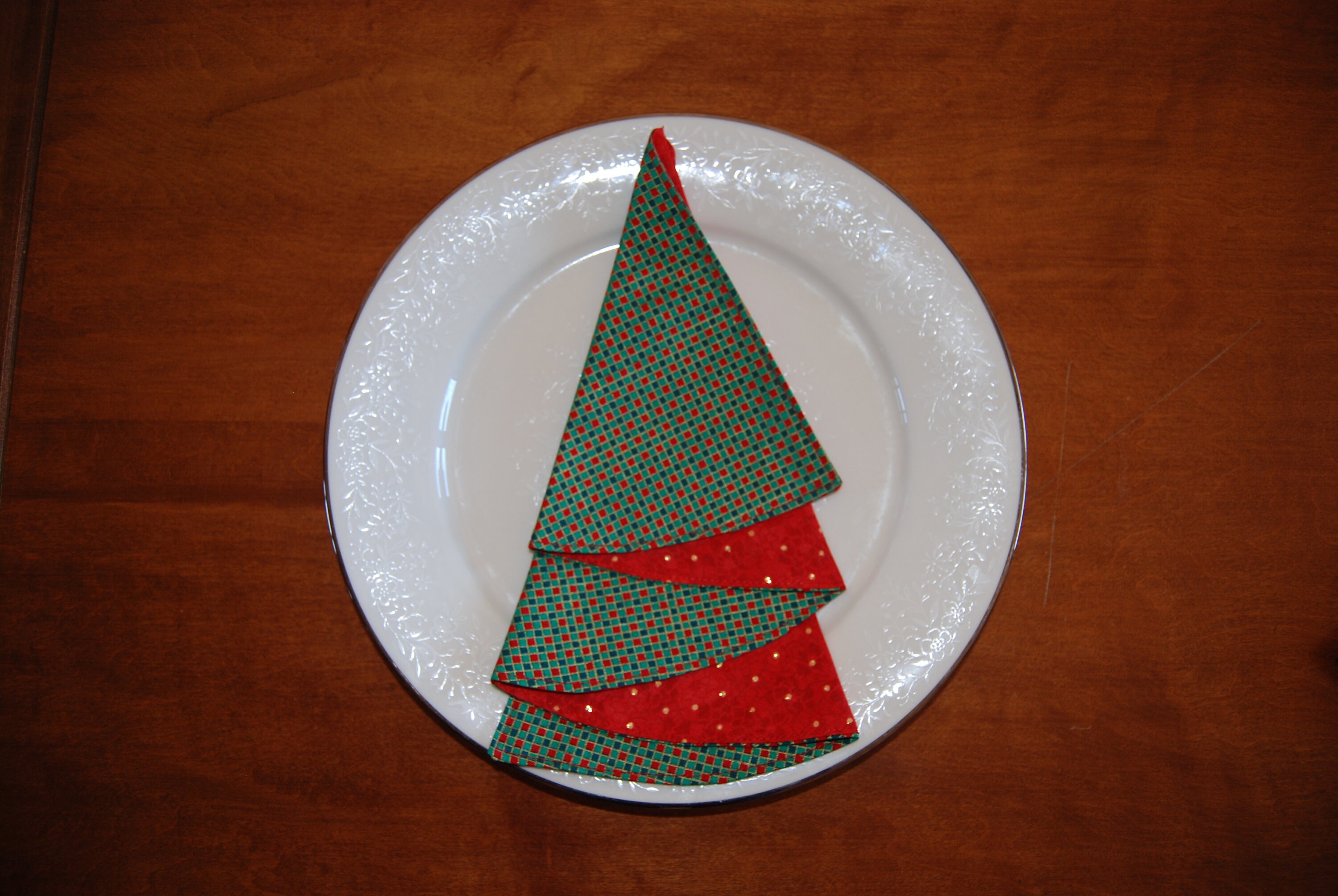 Set of 4 Christmas Tree Folded Napkins - Etsy