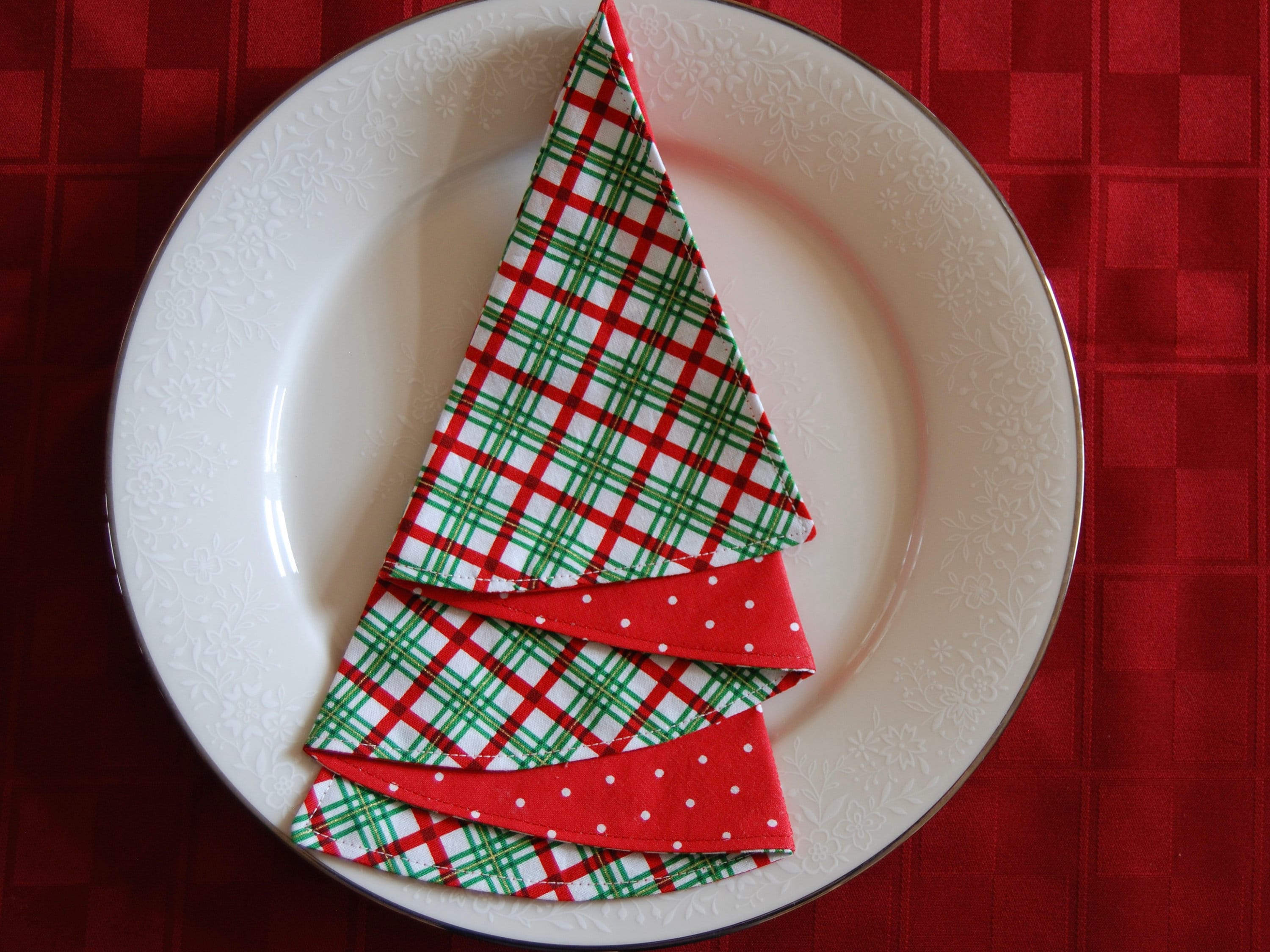 Set of 4 Christmas Tree Folded Napkins - Etsy