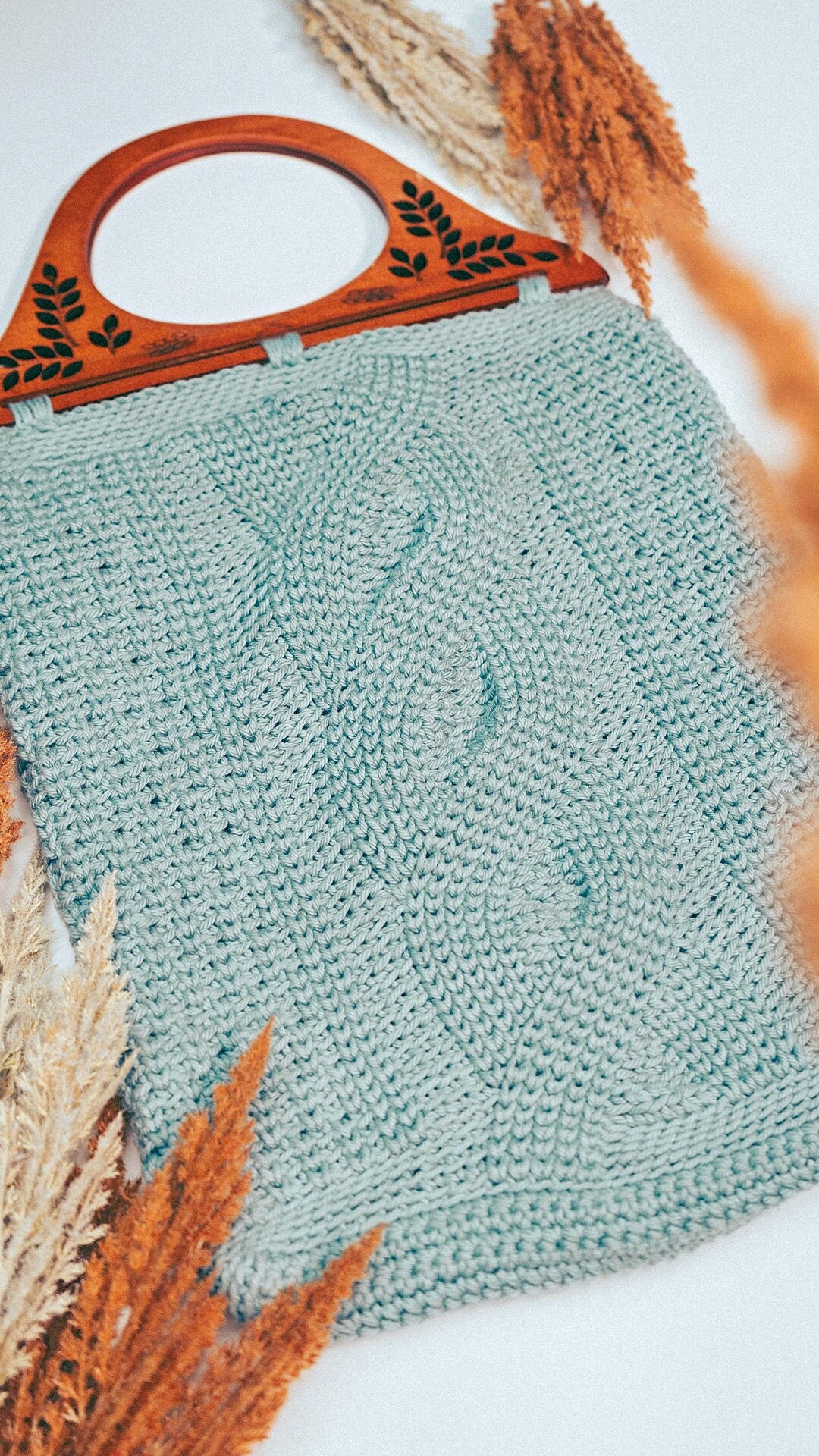 CROCHET PATTERN + VIDEO Swirls on the Water Crochet Bag Pattern ...