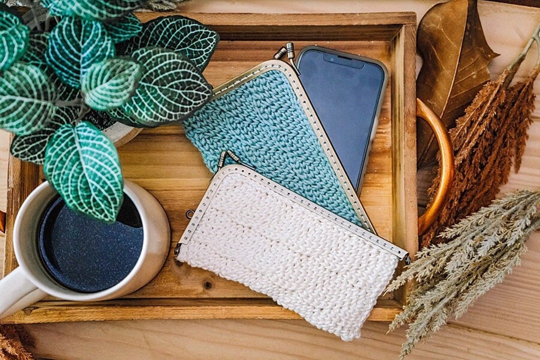 CROCHET PATTERN + VIDEO Happily Ever After Crochet Clutch Pattern Learn ...